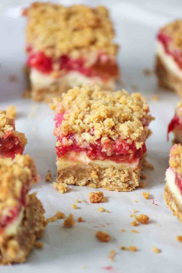 Strawberry Rhubarb Streusel Cheesecake Bars And They Cooked Happily